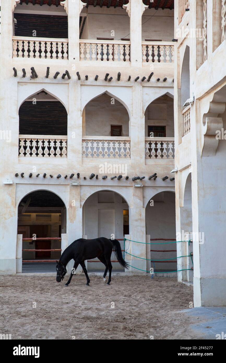 Persian palaces hi-res stock photography and images - Alamy