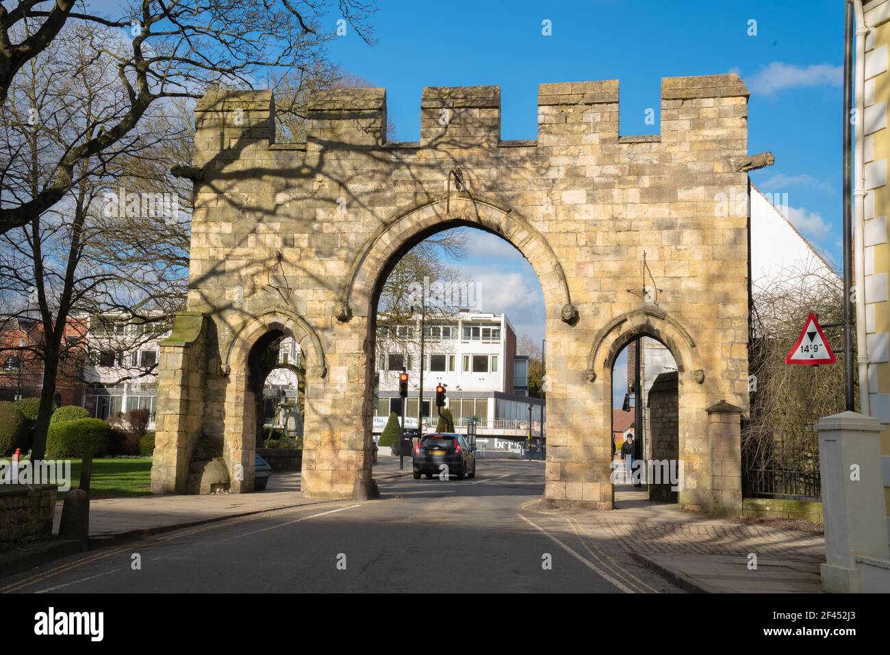 Priory Gate, Lincoln City, Cat 2 protected, Minster yard, built 1825 ...
