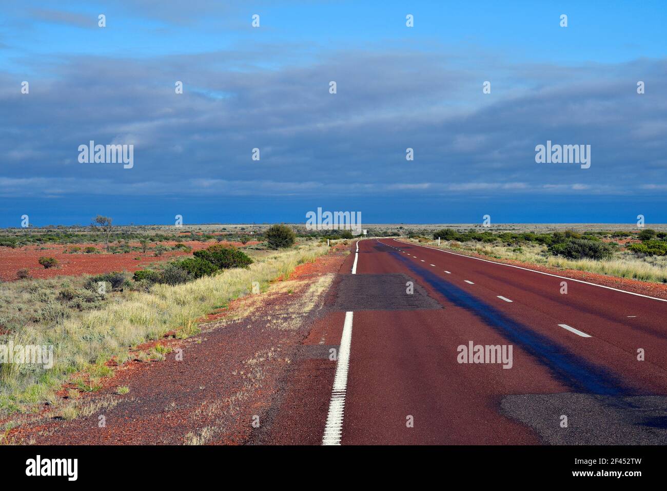 Australia, Stuart Highway in South Australia Stock Photo - Alamy