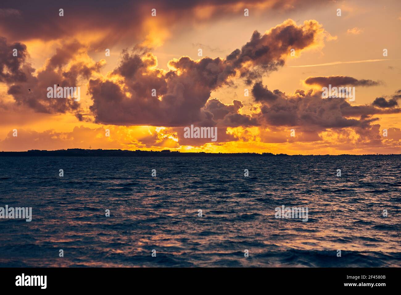 Beautiful yellow sunset hi-res stock photography and images - Alamy