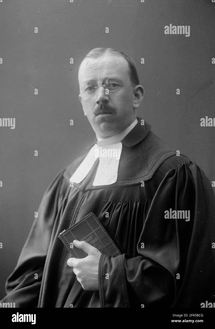 Christian pastor Black and White Stock Photos & Images - Alamy