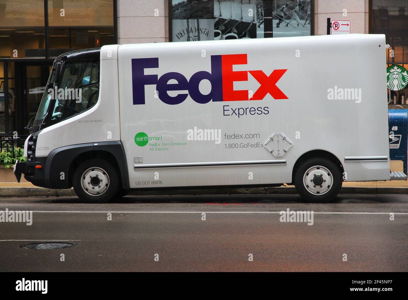 Fedex Package White High Resolution Stock Photography and Images - Alamy