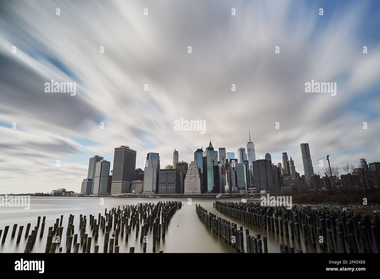 Skyscrapers blue sky new hi-res stock photography and images - Alamy