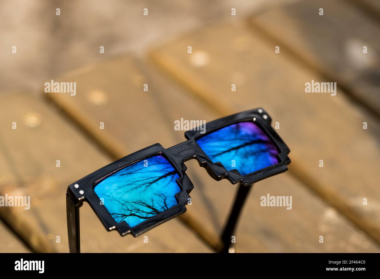 Pixel art sunglasses hi-res stock photography and images - Alamy