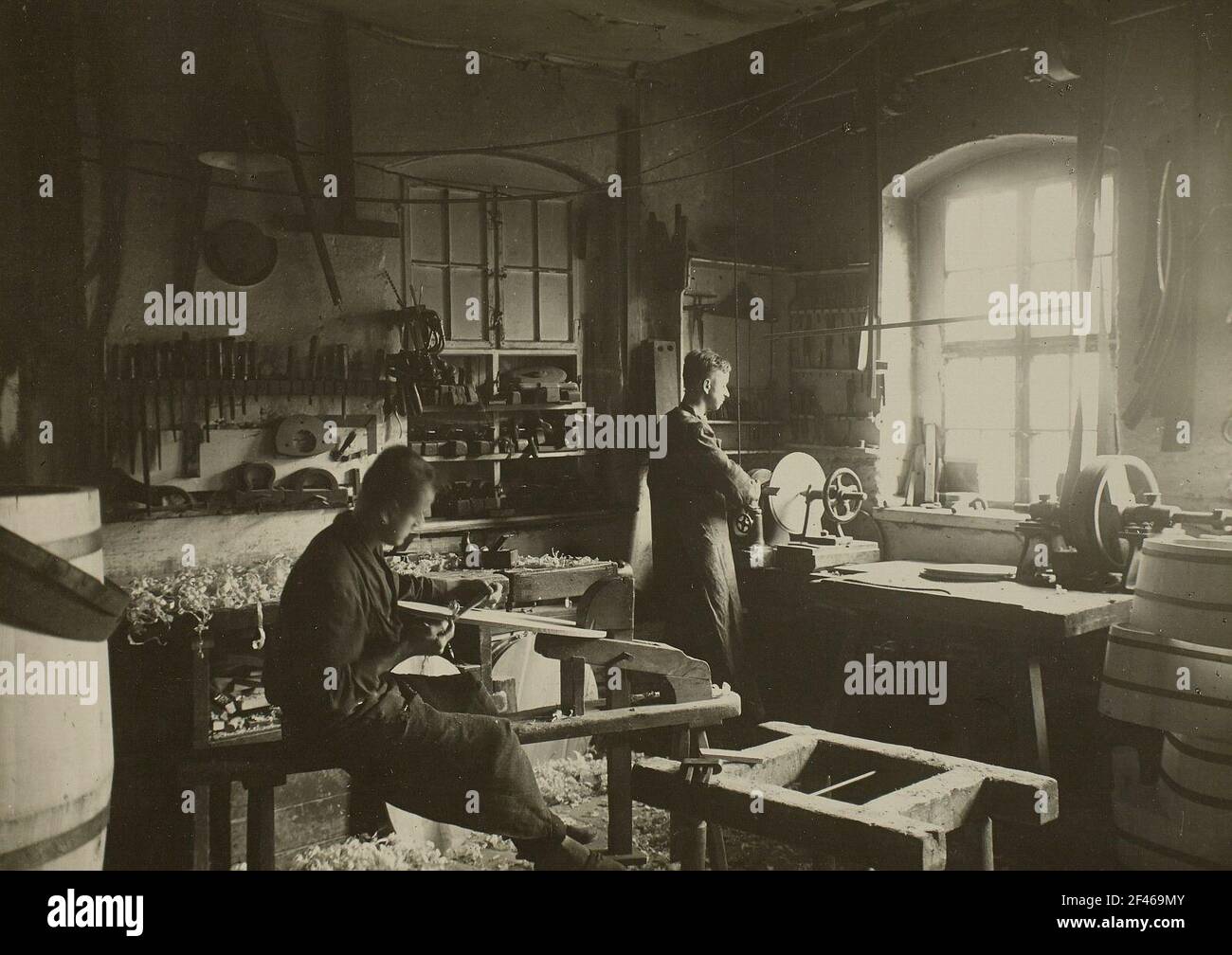 Böttcherei, workshop operation, 1930 Stock Photo - Alamy
