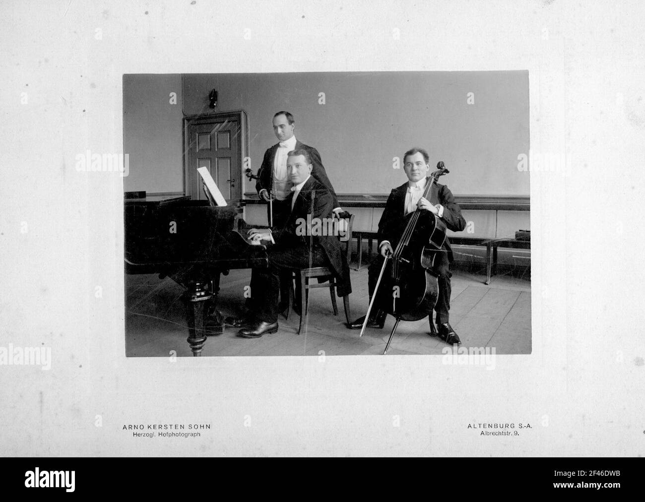 Tension strength Black and White Stock Photos & Images - Alamy