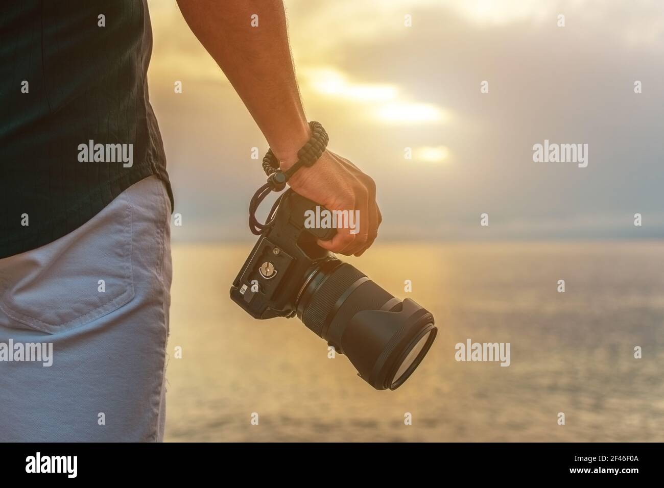 Old camera sunset hi-res stock photography and images - Alamy