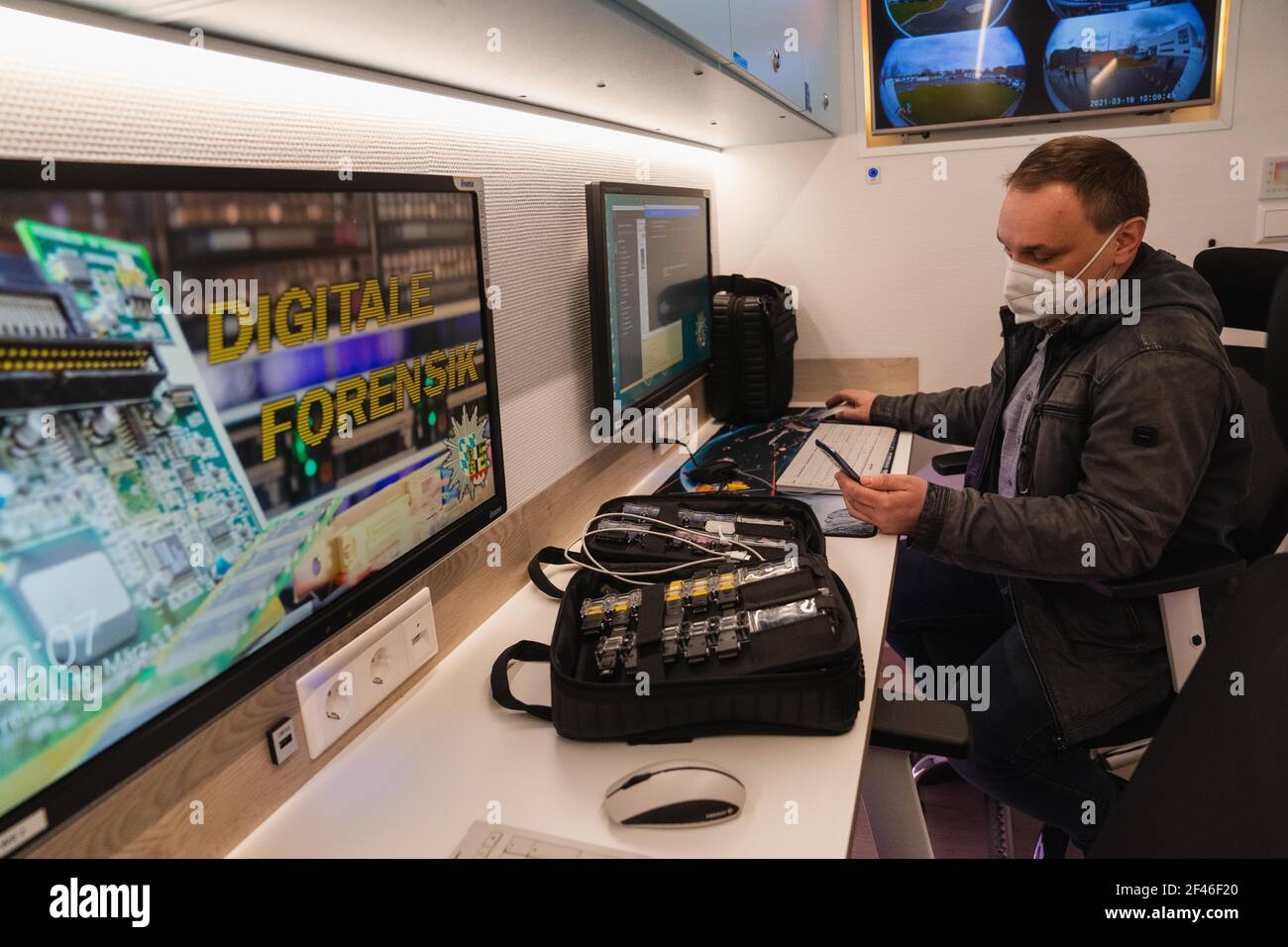 Mobile forensic lab hi-res stock photography and images - Alamy