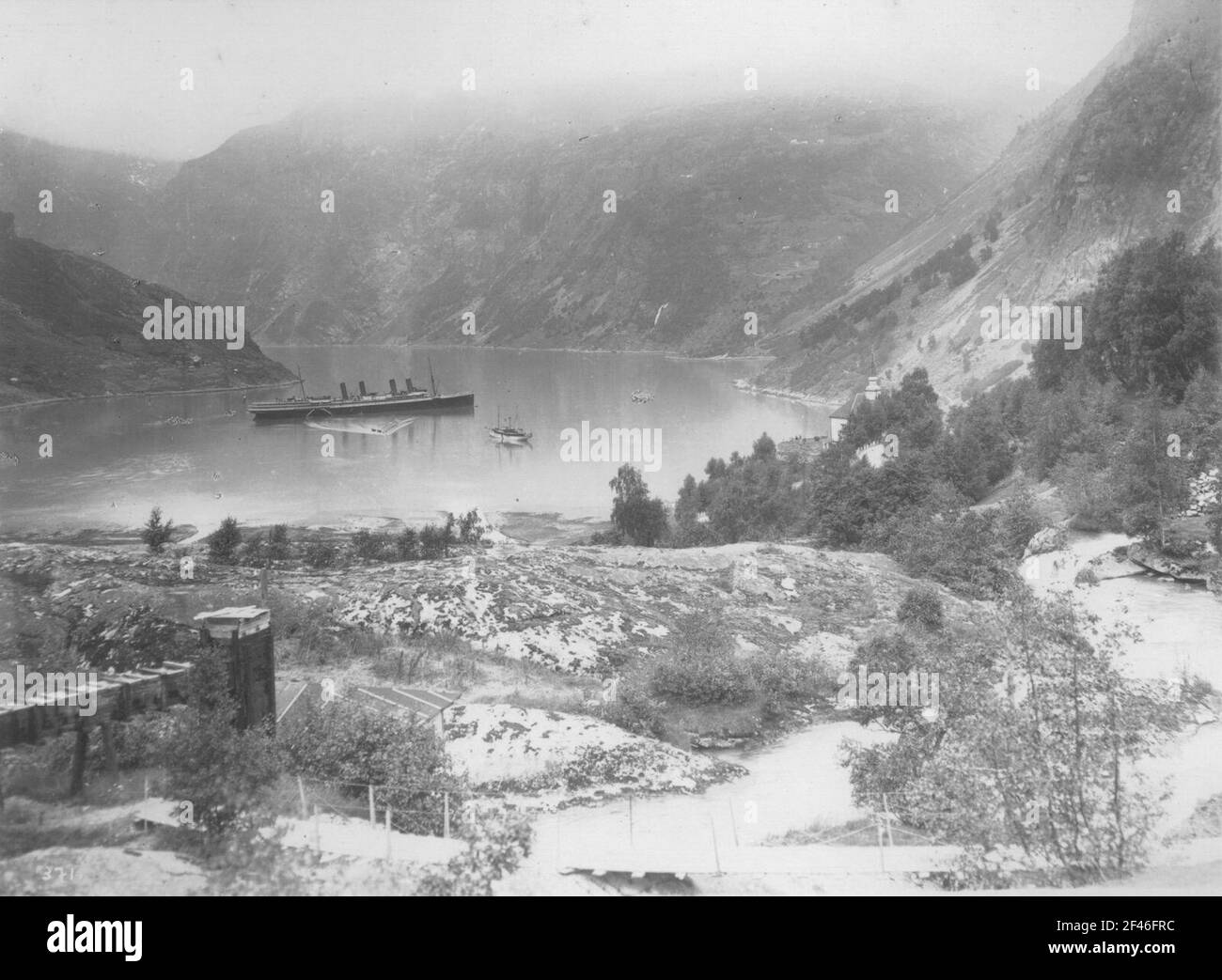 Geirangerfjorden or geirangerfjord Black and White Stock Photos ...