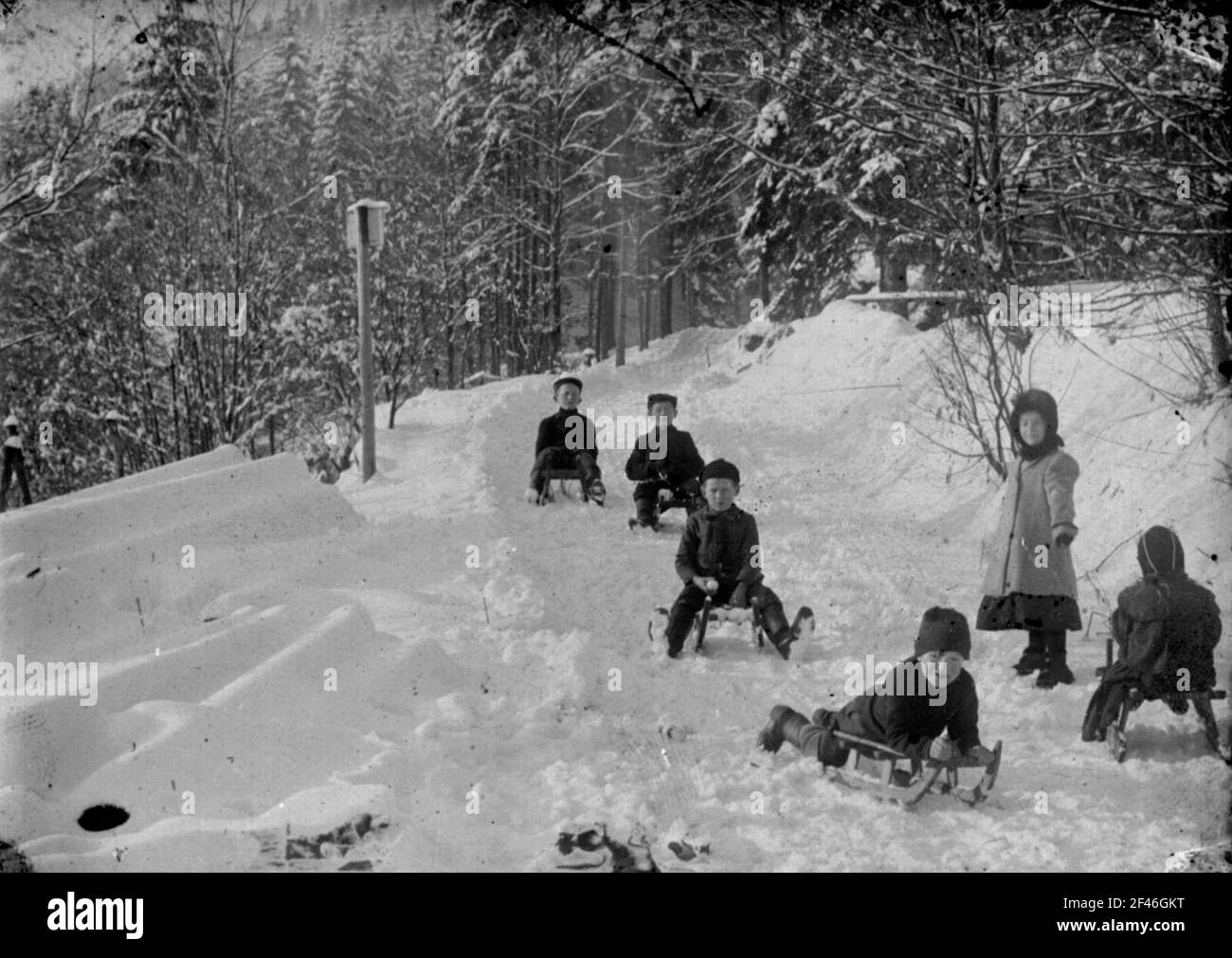 Cold weather racing Black and White Stock Photos & Images - Alamy