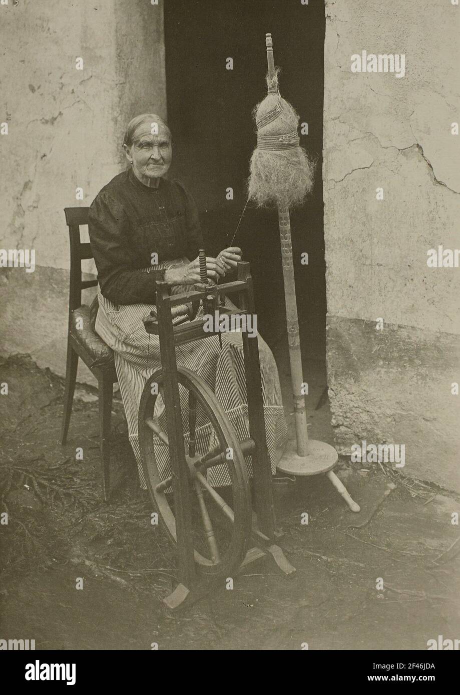 Old spinner hi-res stock photography and images - Alamy