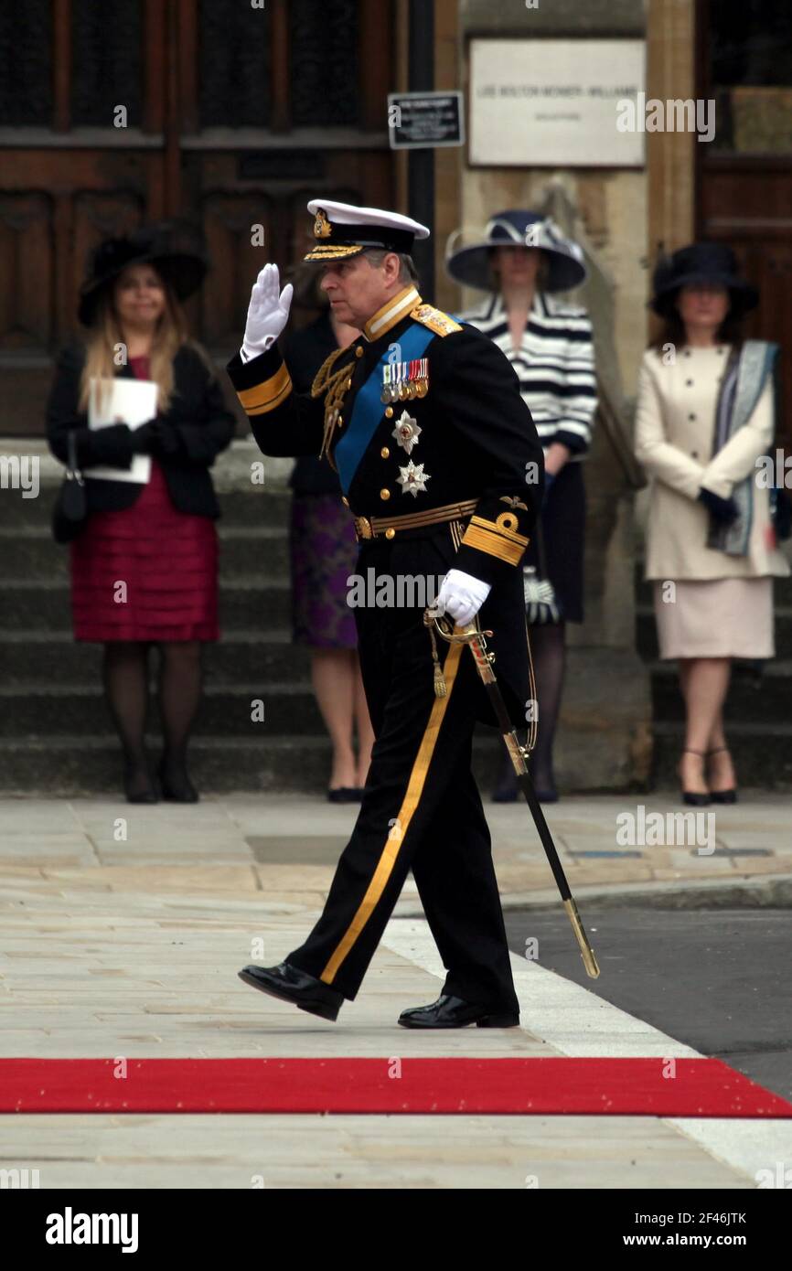 Duke cambridge uniform hi-res stock photography and images - Alamy
