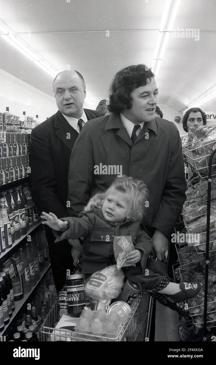 1970s grocery store hi-res stock photography and images - Alamy