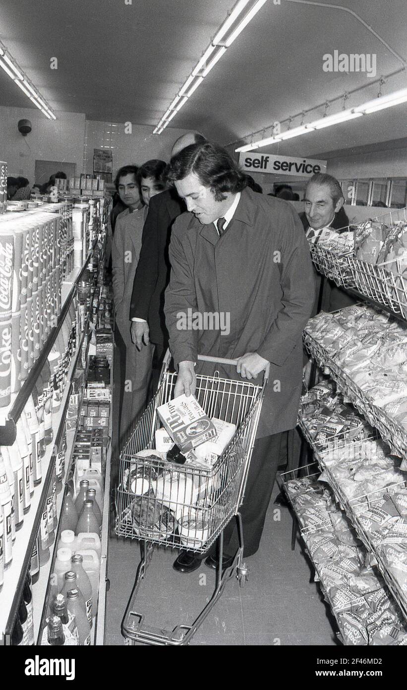1970s grocery store hi-res stock photography and images - Alamy