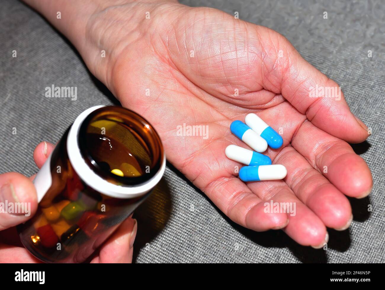 Female viagra tablets hi-res stock photography and images - Alamy