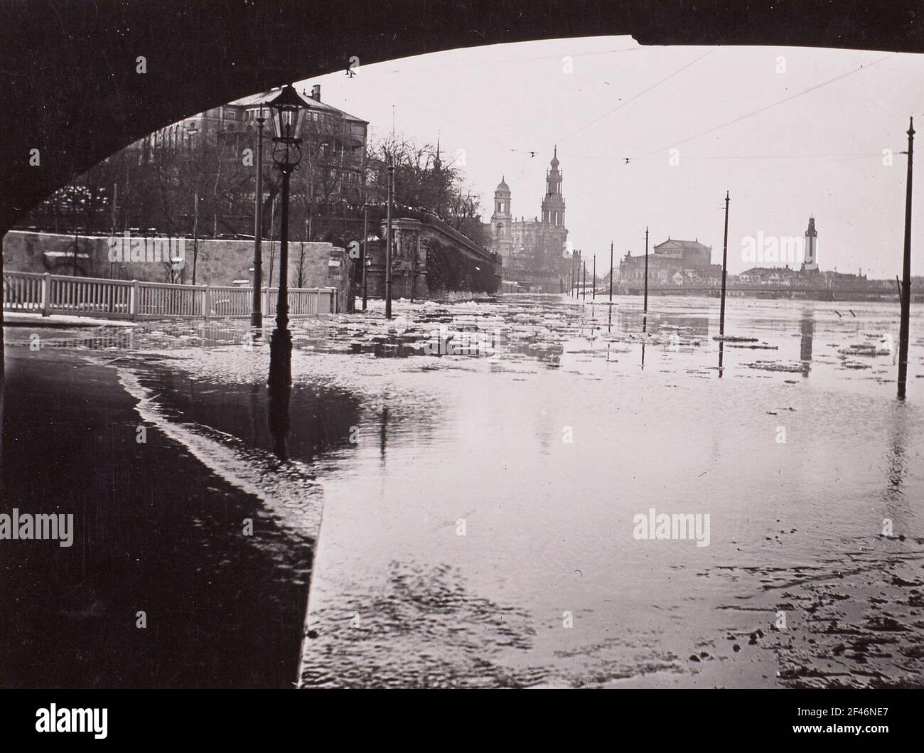Dresden. Elbehochwasser March 1915. View from the expiry platz under ...