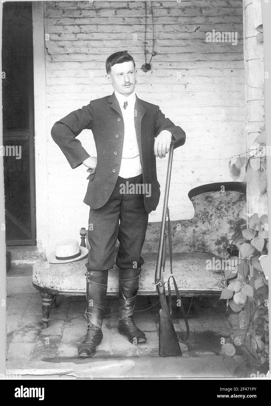 Portrait Ernst Otto Gerhardt with rifle, recorded in Argentina Stock ...