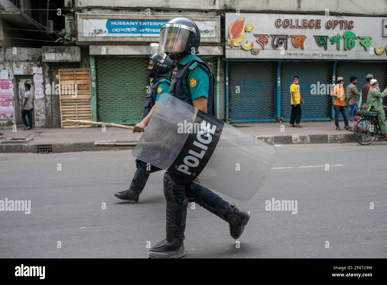 Dhaka, Bangladesh. 19th Mar, 2021. Riot police patrol the Streets ...