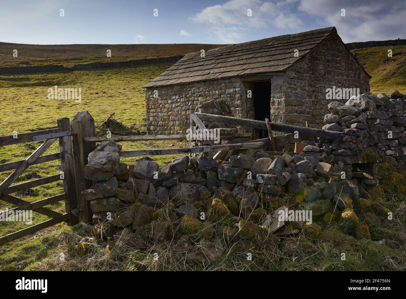 Field Barn Stone Wall High Resolution Stock Photography and Images - Alamy