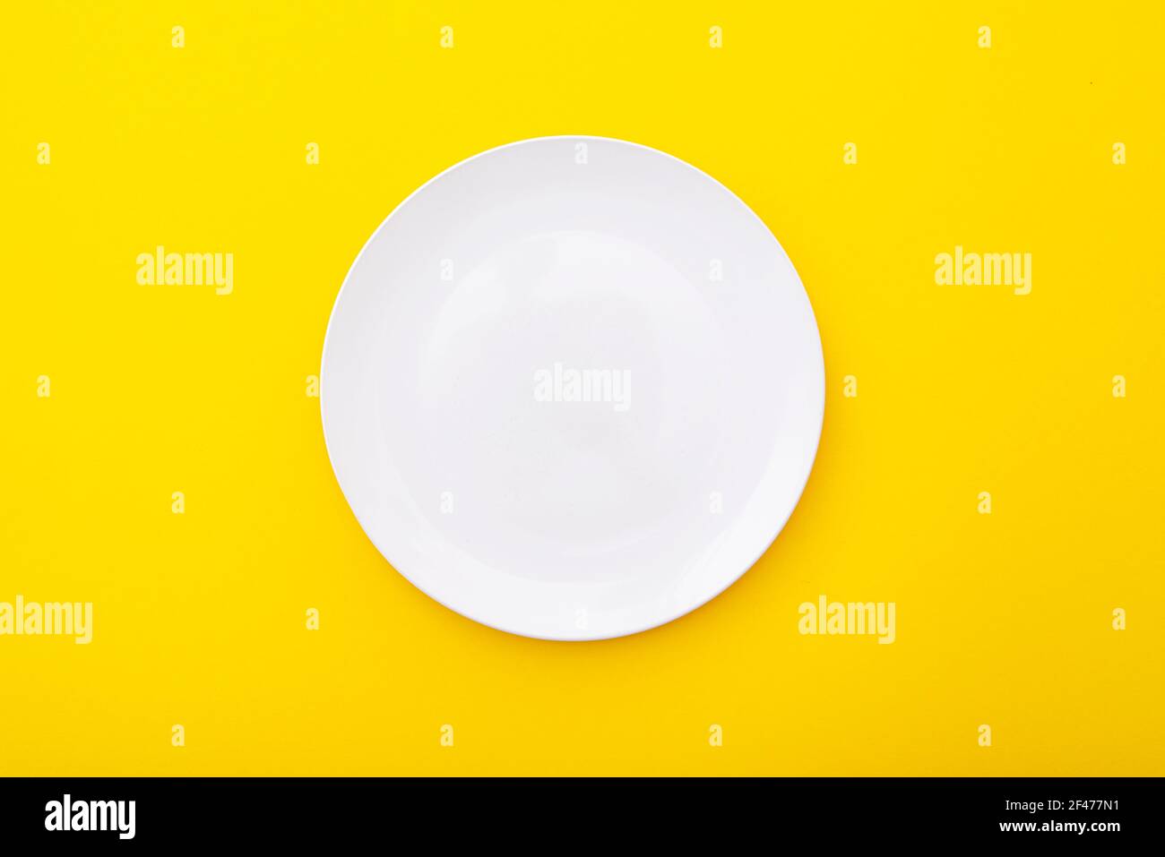 Top view empty dinner table hi-res stock photography and images - Alamy