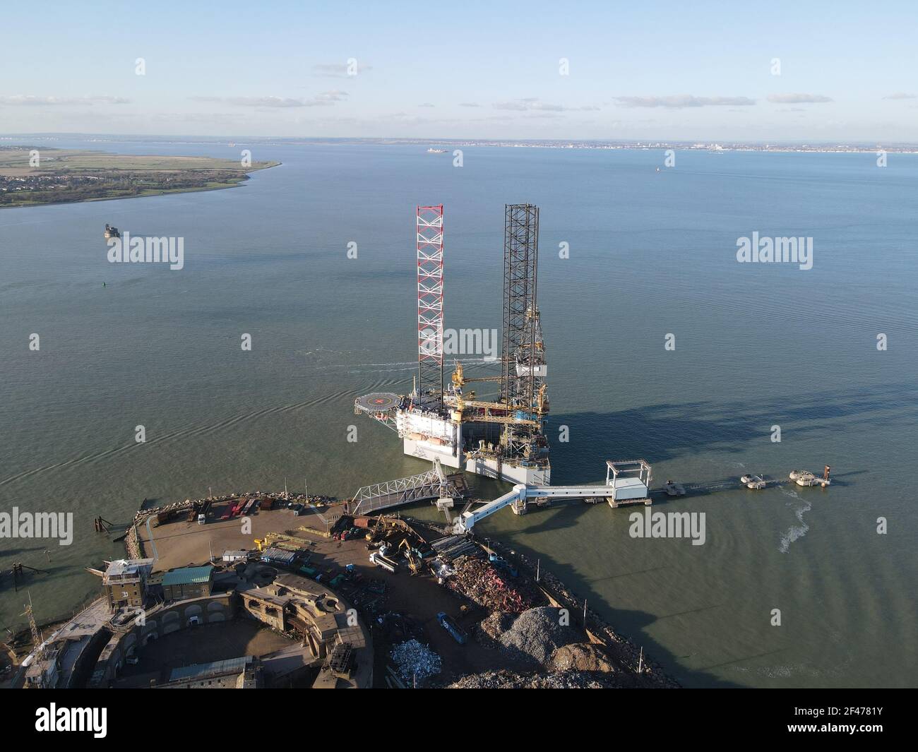 Aerial of oil drilling rig platform hi-res stock photography and images ...