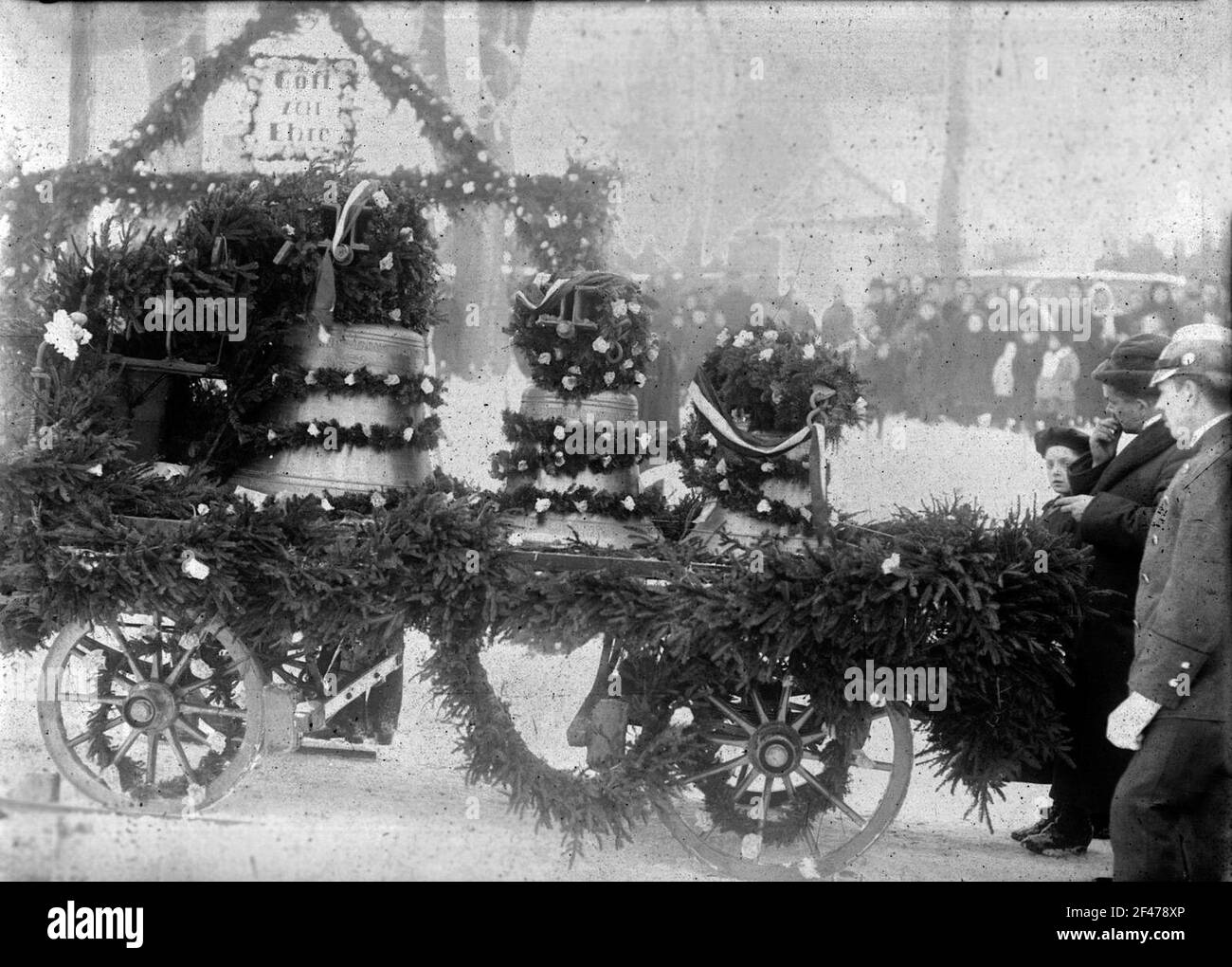 Casting bells Black and White Stock Photos & Images - Alamy