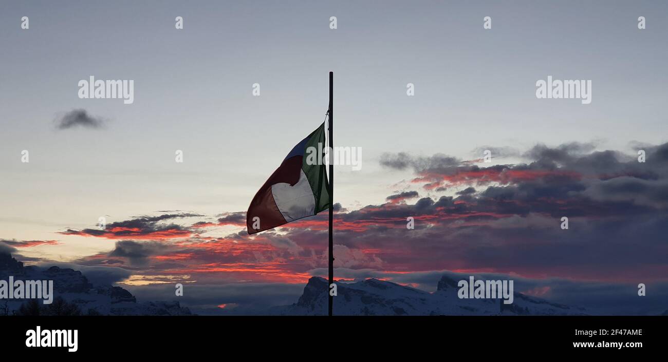 Sets banner hi-res stock photography and images - Alamy