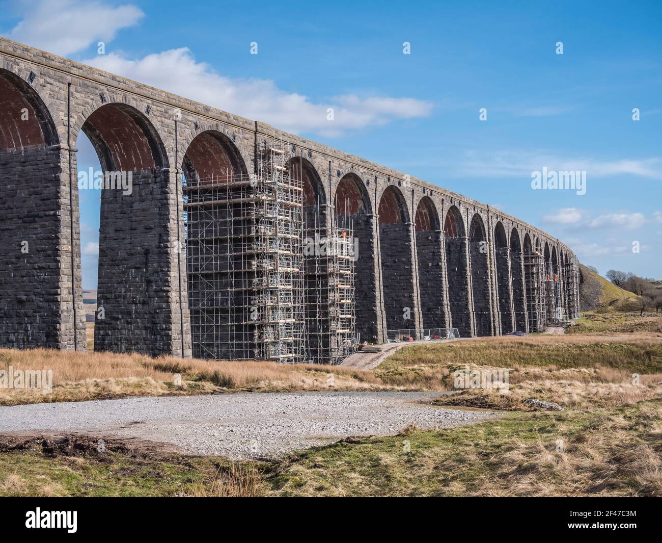Ribblehead viaduct scaffolding hi-res stock photography and images - Alamy