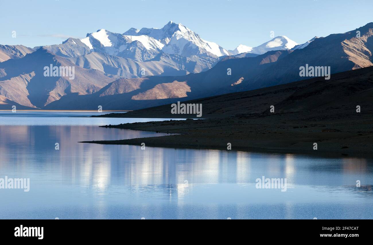 View of Tso Moriri Lake with Great Himalayan Range, Rupshu valley ...