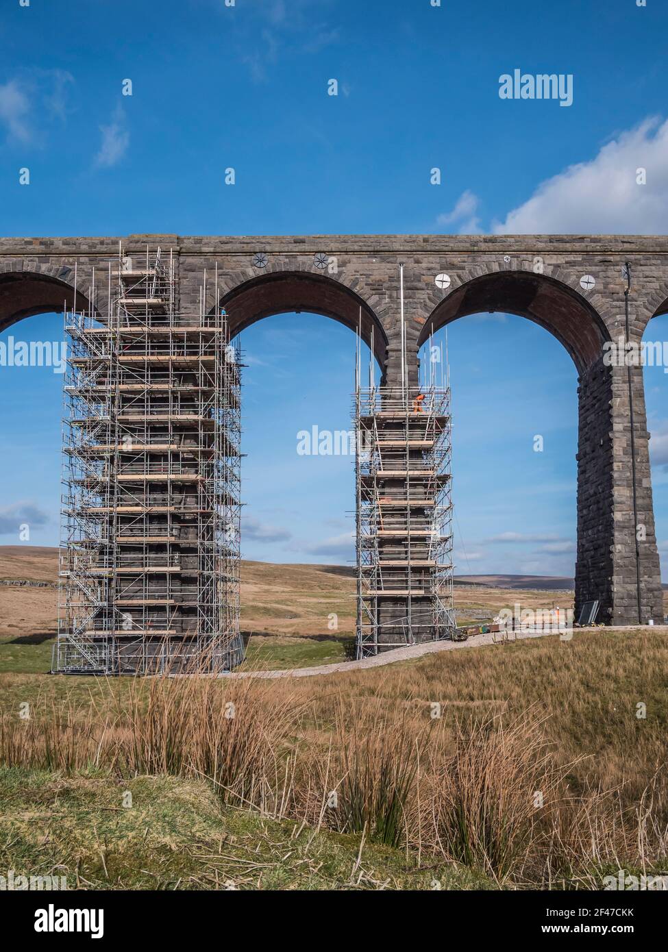 Ribblehead viaduct scaffolding hi-res stock photography and images - Alamy