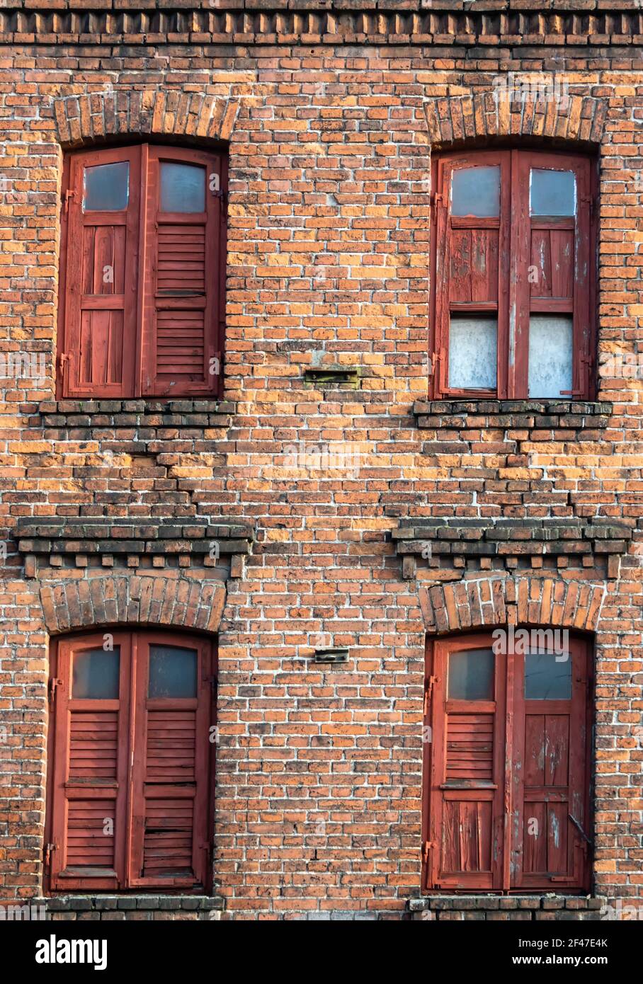 Brick and wood building hi-res stock photography and images - Alamy