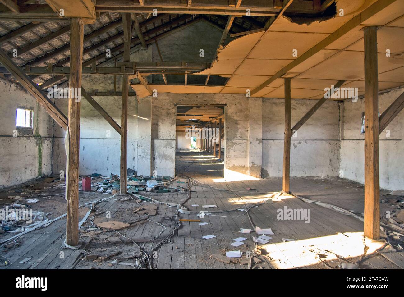 Warehouse damage hi-res stock photography and images - Alamy