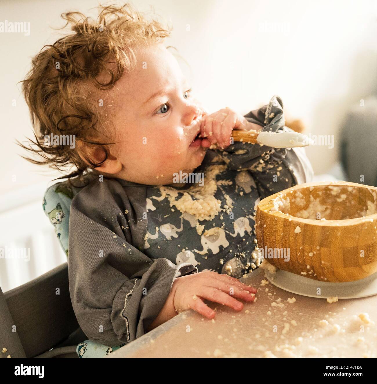 Baby weaning hi-res stock photography and images - Alamy