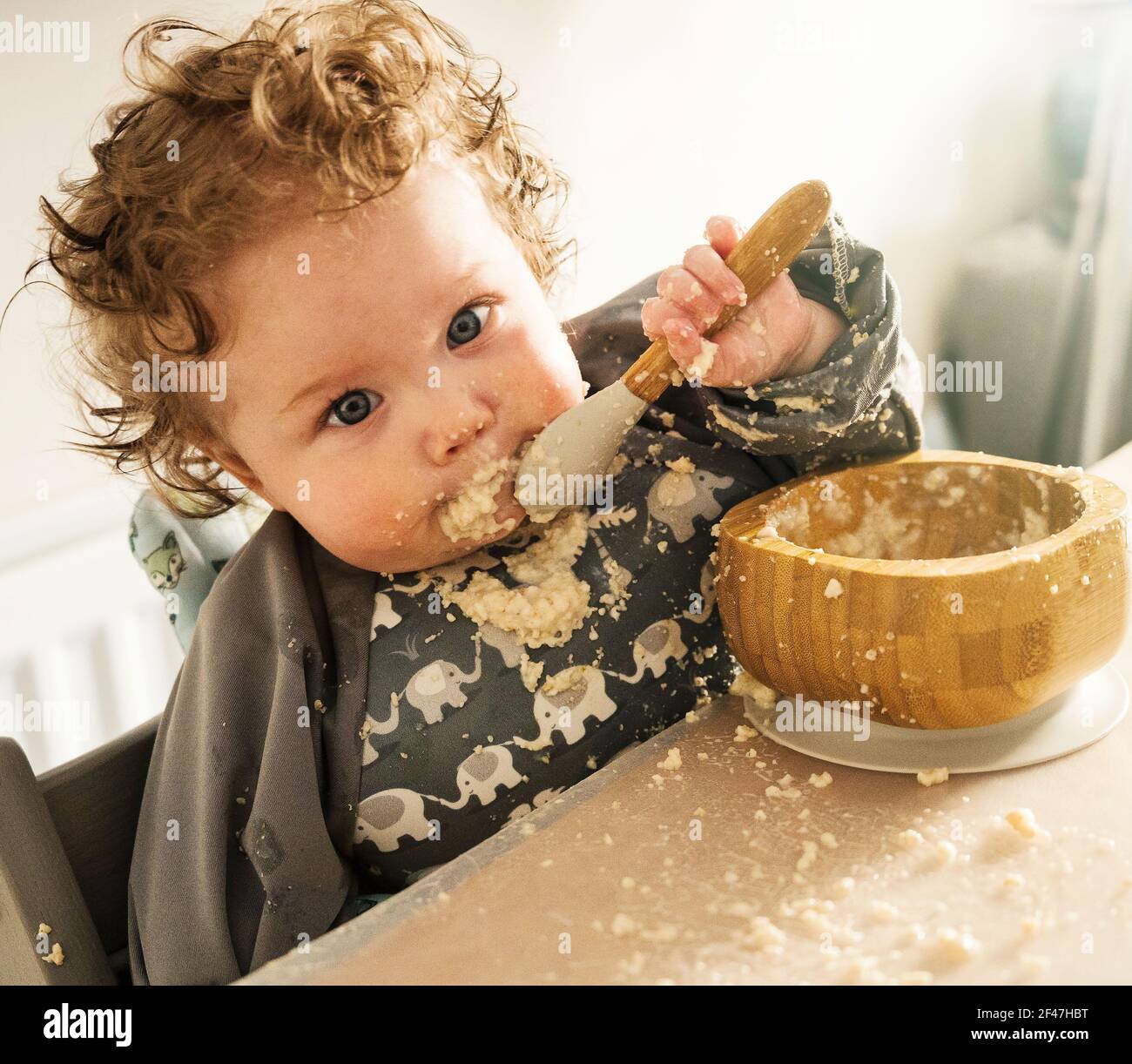 Baby weaning hi-res stock photography and images - Alamy