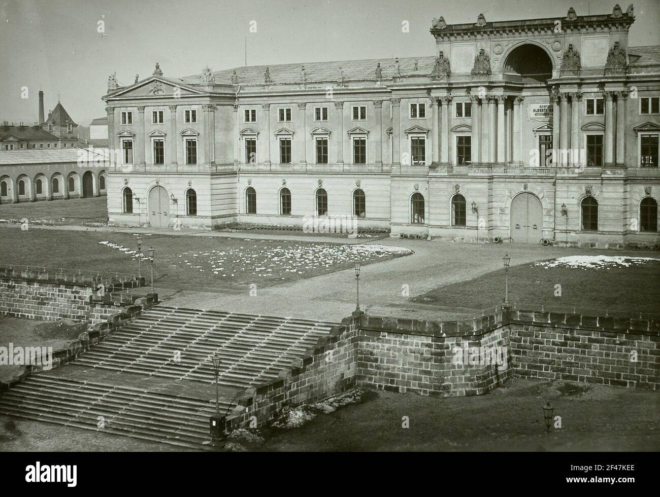 Arsenal leading building Stock Photo - Alamy