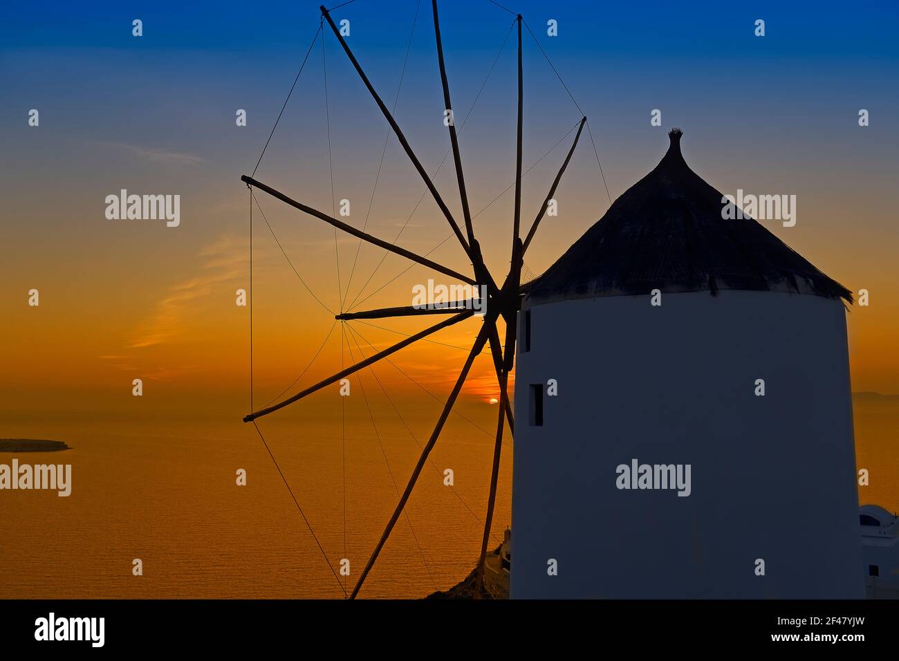 Cyclades islands sunsets hi-res stock photography and images - Alamy