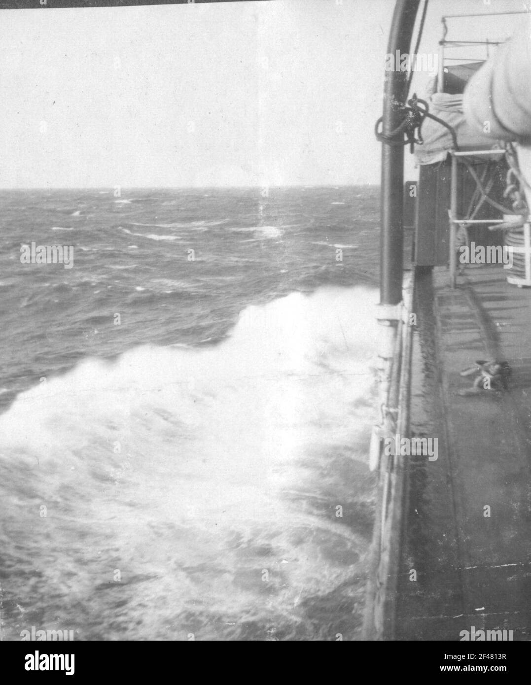 Ship bow wave Black and White Stock Photos & Images - Alamy