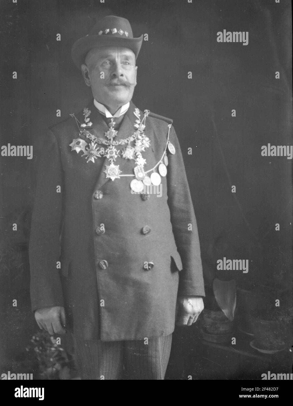Portrait individual Black and White Stock Photos & Images - Alamy
