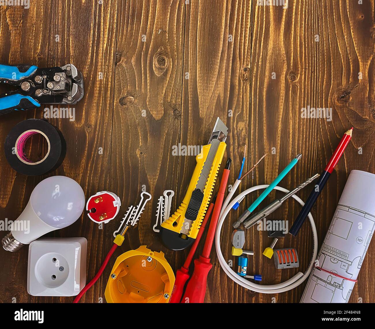 Builder handyman with construction tools Stock Photo - Alamy