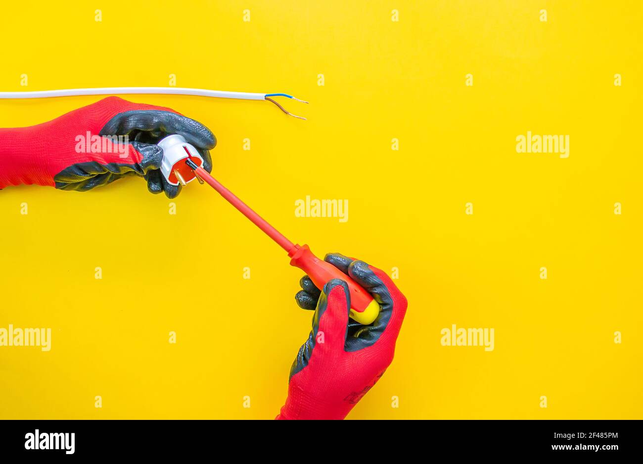 Electric peeling insulation hi-res stock photography and images - Alamy
