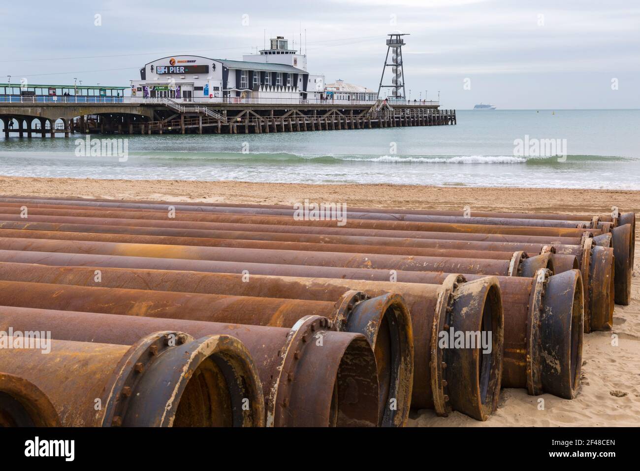 Big water pipes hi-res stock photography and images - Alamy