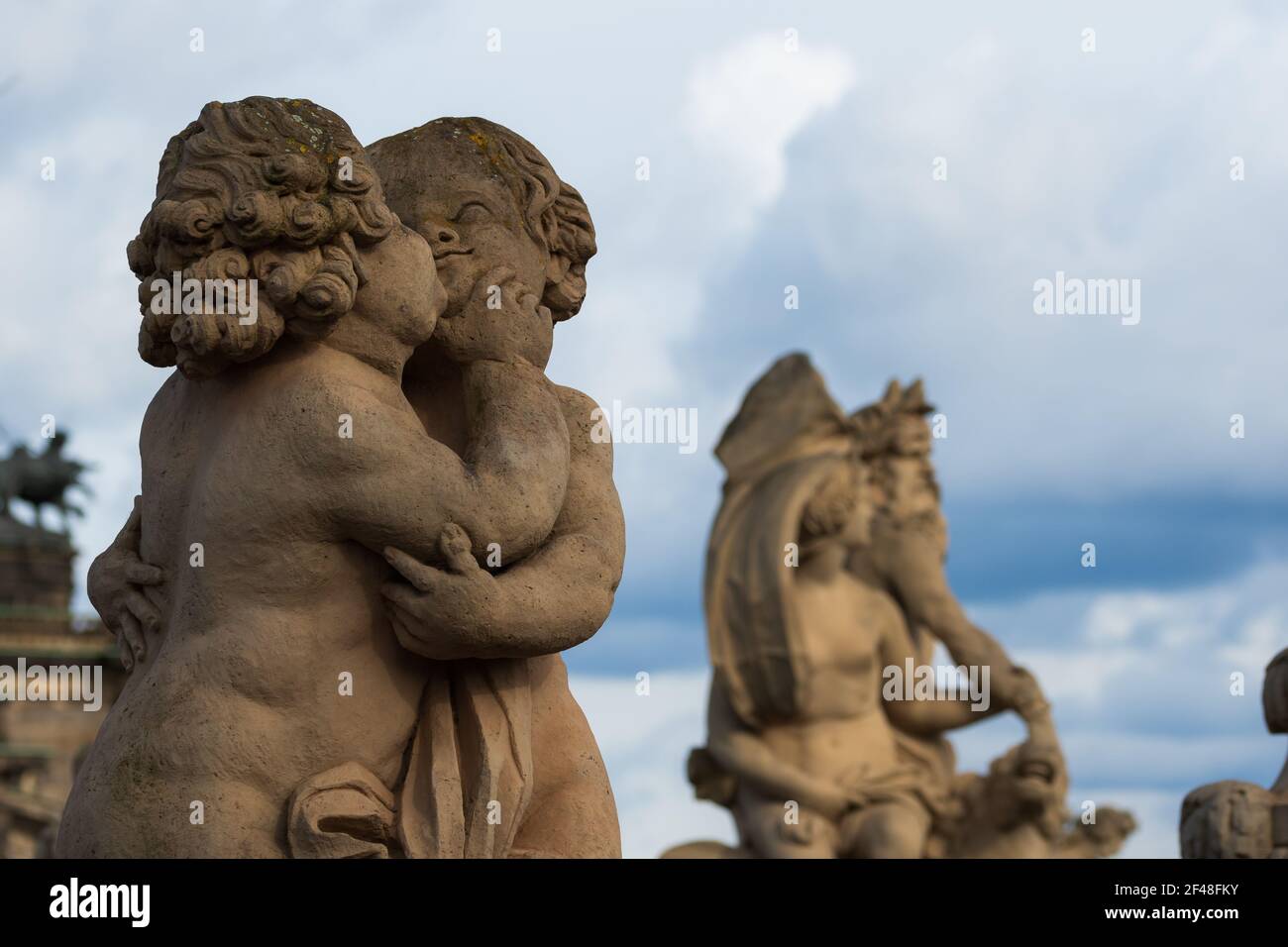 Classical statues hi-res stock photography and images - Alamy