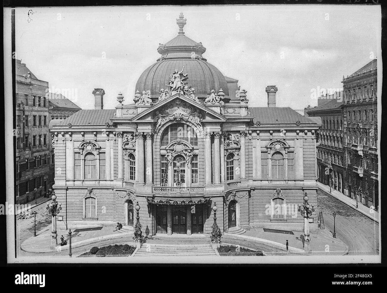 1890s theater hi-res stock photography and images - Alamy