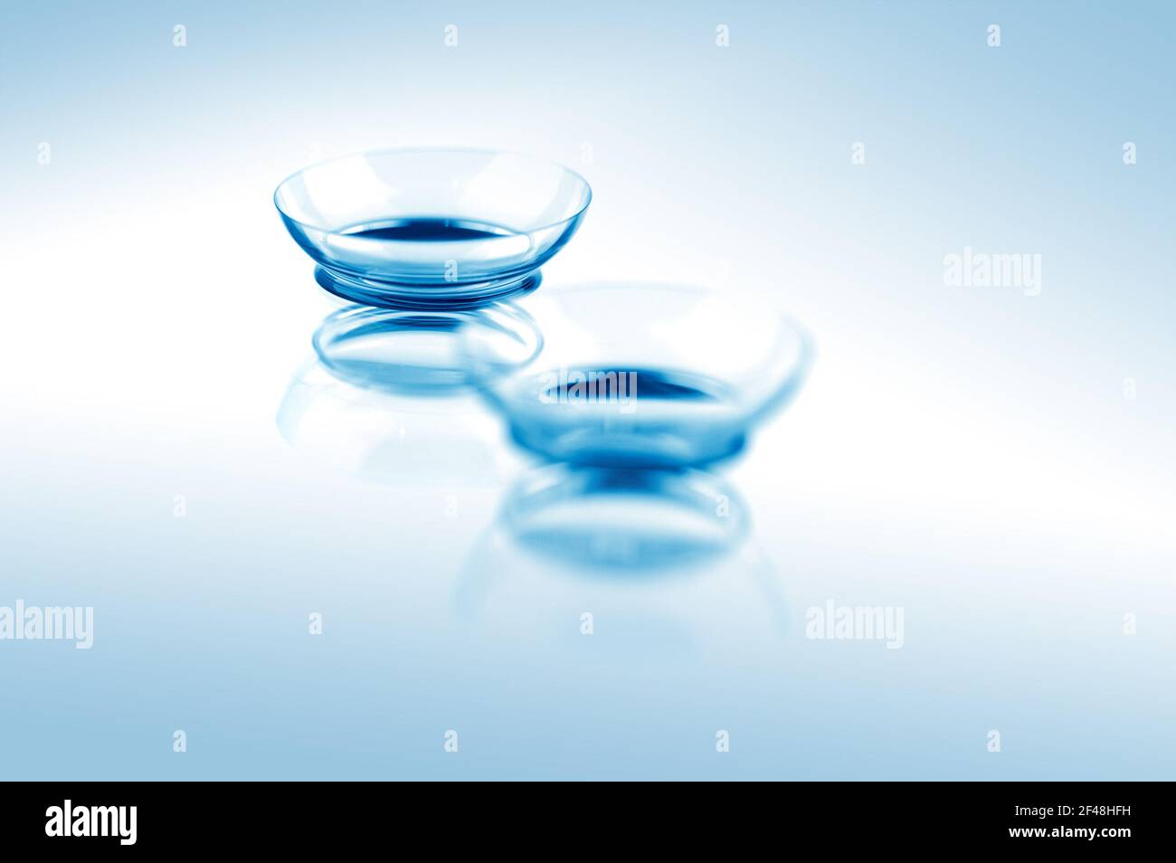 Hydrogel lenses hi-res stock photography and images - Alamy