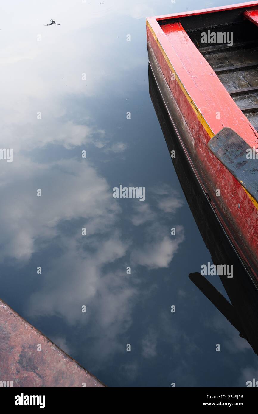 Image of a boat hi-res stock photography and images - Alamy
