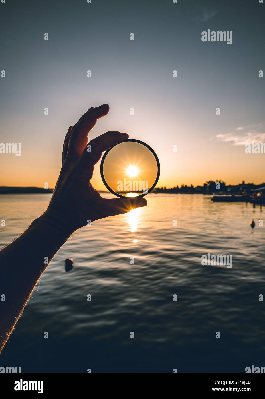 Magnifying glass on sea beach hi-res stock photography and images - Alamy