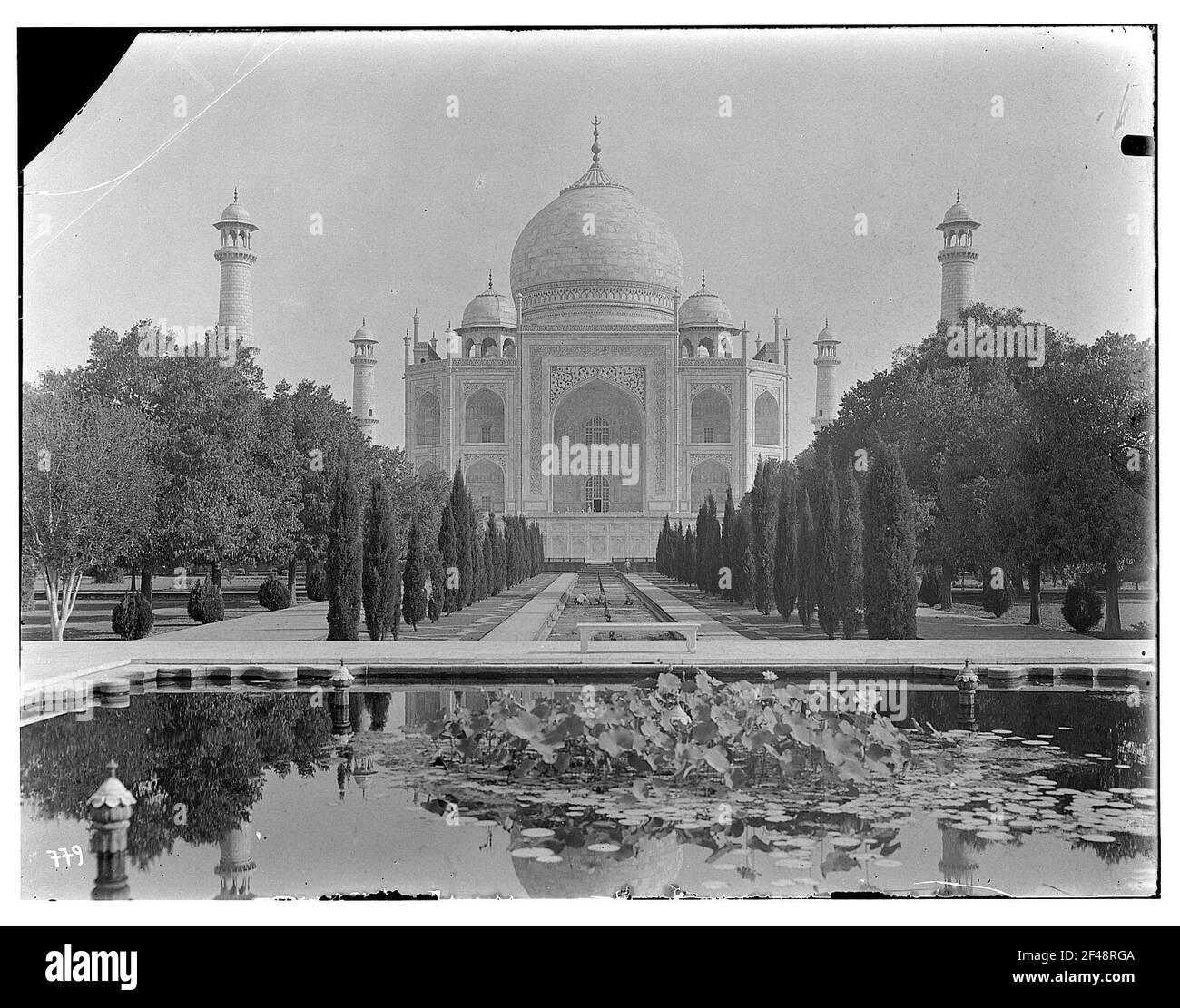 Taj mahal iconic design Cut Out Stock Images & Pictures - Alamy