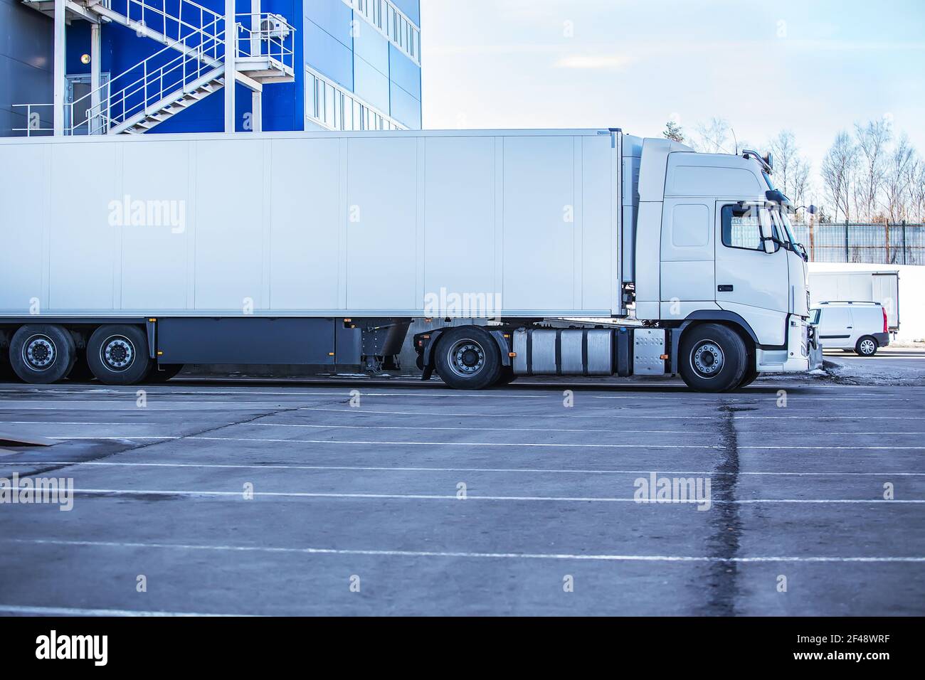 Semi trailer door hi-res stock photography and images - Alamy