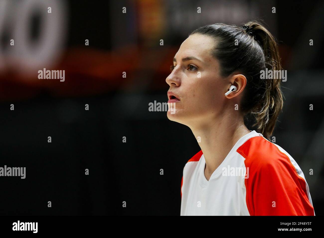 Haley Peters of ESBVA-LM warms up prior the Women's EuroCup, quarter ...