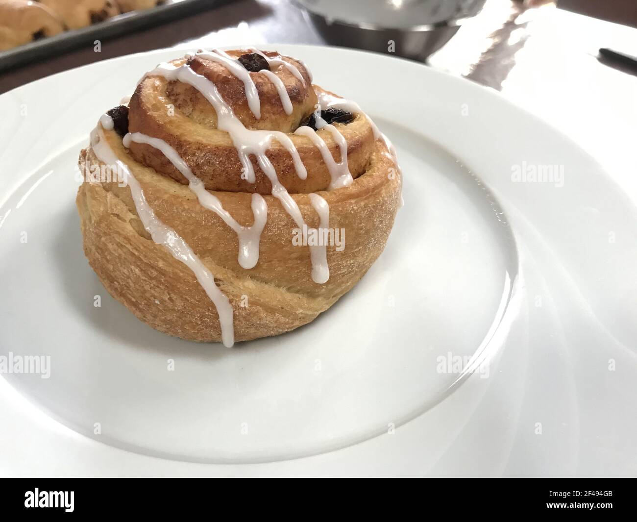 Close up shot cinnabon hi-res stock photography and images - Alamy